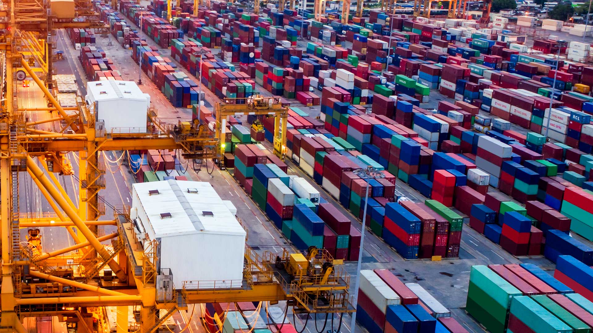 Guide to Buying a 40ft Shipping Container | SEA Containers